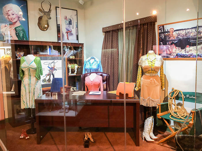 Things to Do in Pigeon Forge | Attractions, Dinner Shows and More